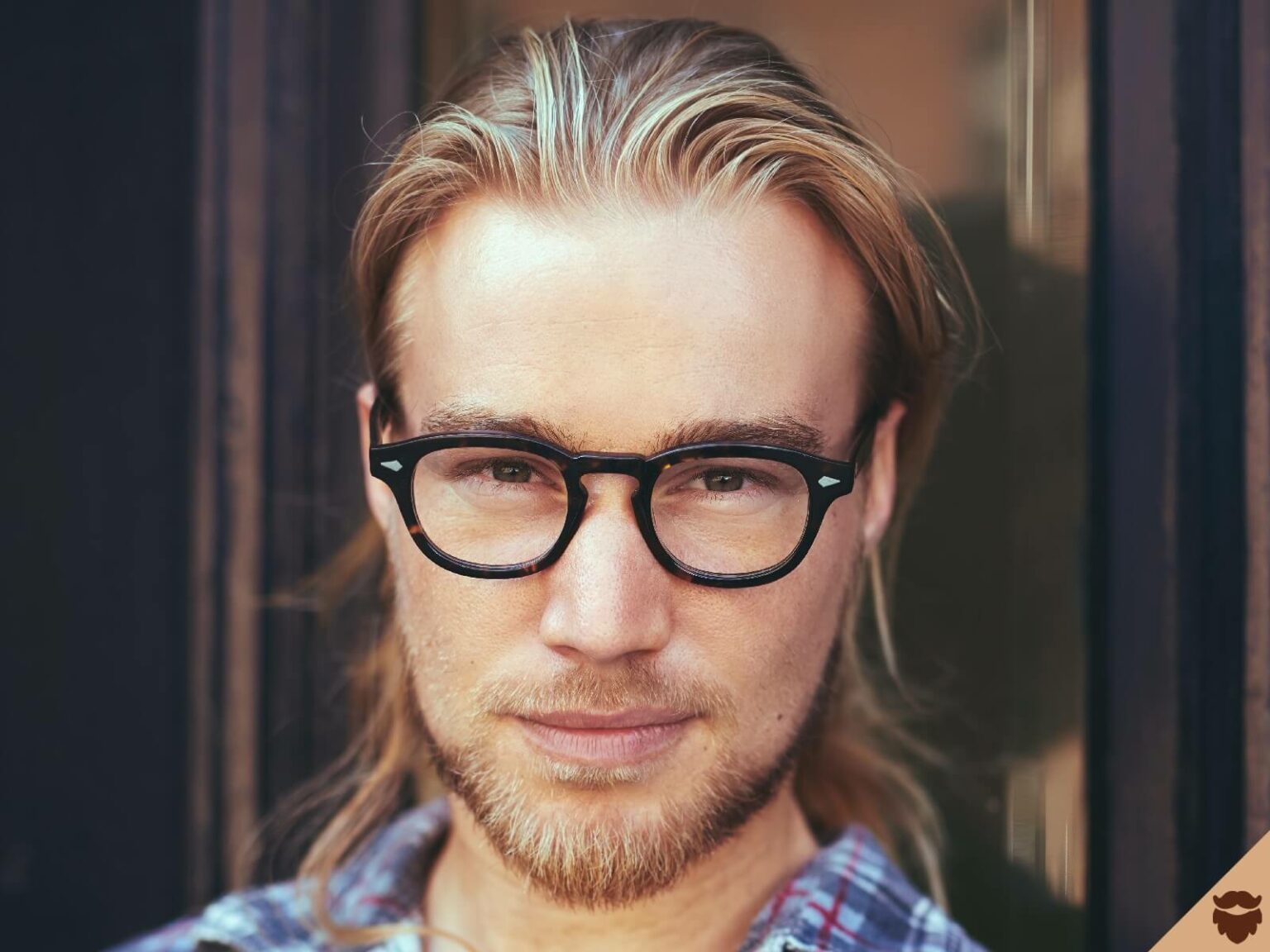 Barbe Courte : Bien se la tailler + Styles & Entretien | BDW