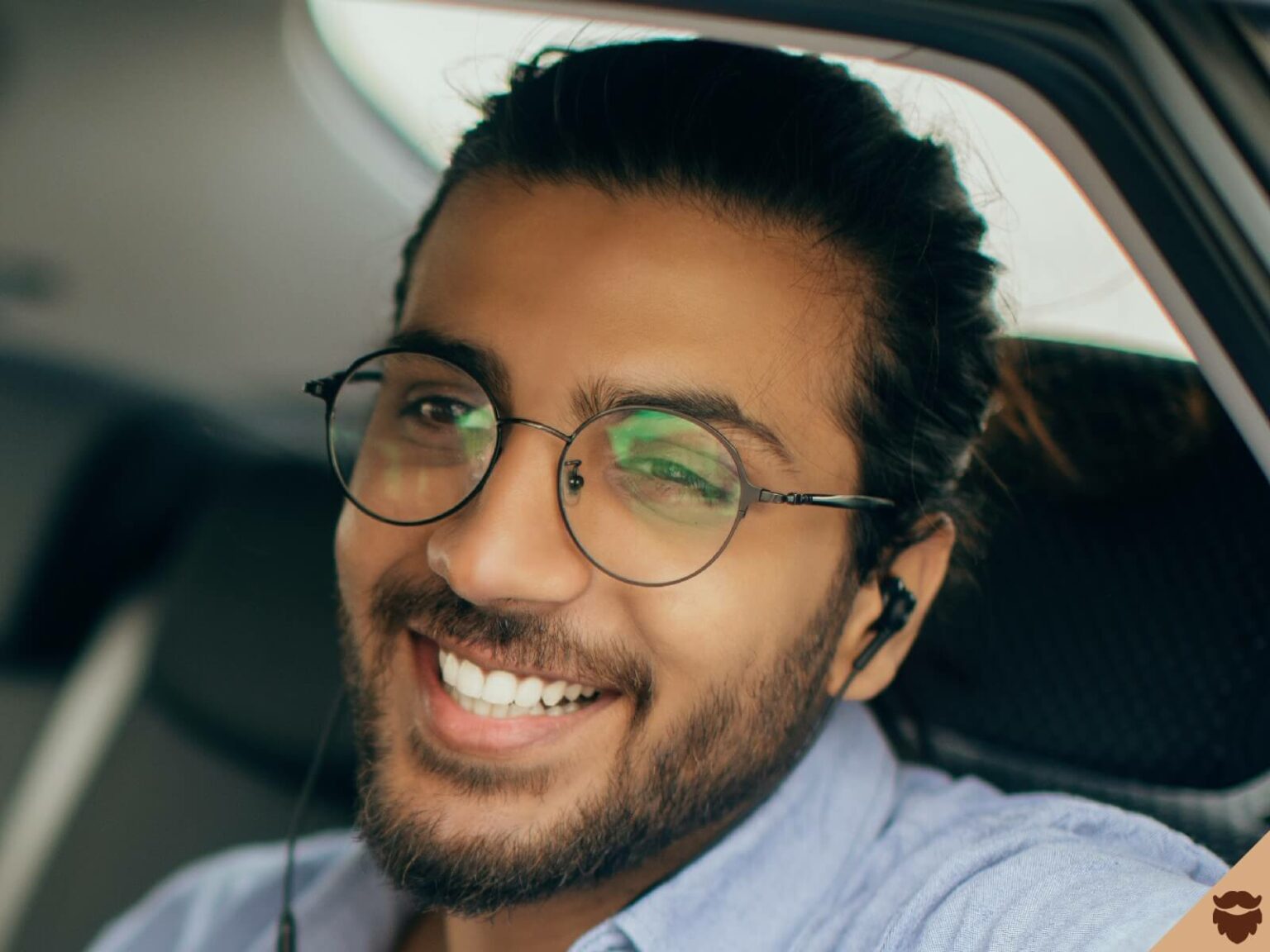 Barbe Courte : Bien se la tailler + Styles & Entretien | BDW